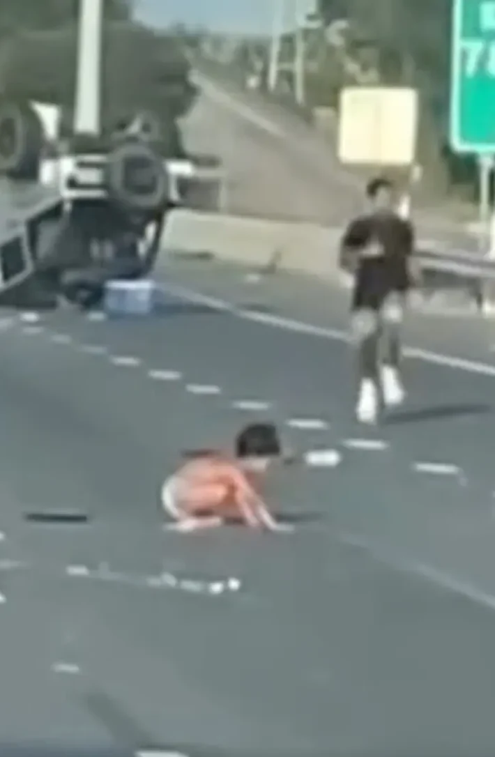 Shocking Video Shows Toddlers In Diapers Stranded On Texas Highway